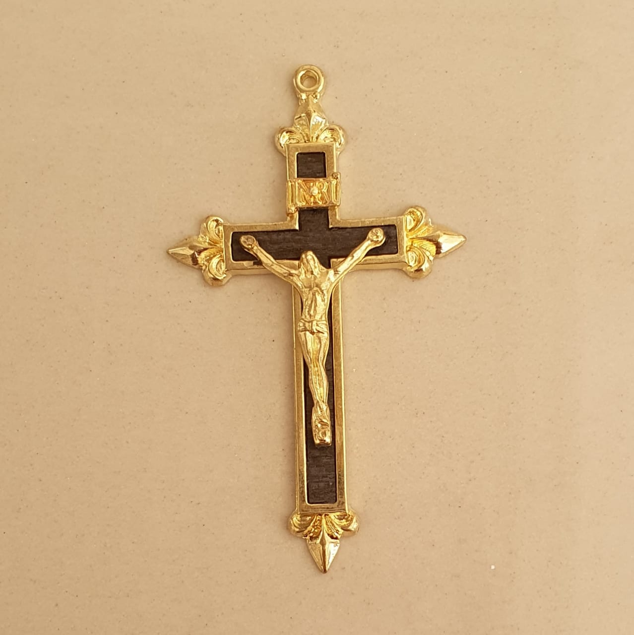 Crucifixo c/ Madeira - Amaris Art